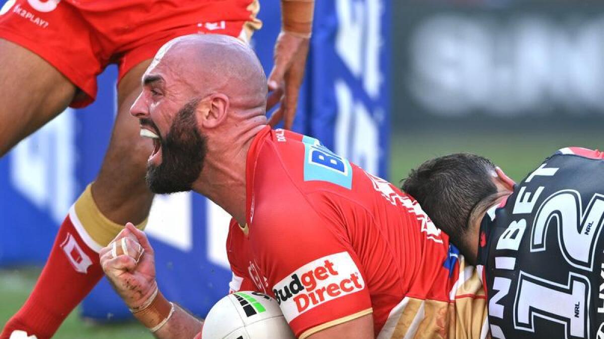 Veteran prop Mark Nicholls stays on with the Dolphins for one more year ...